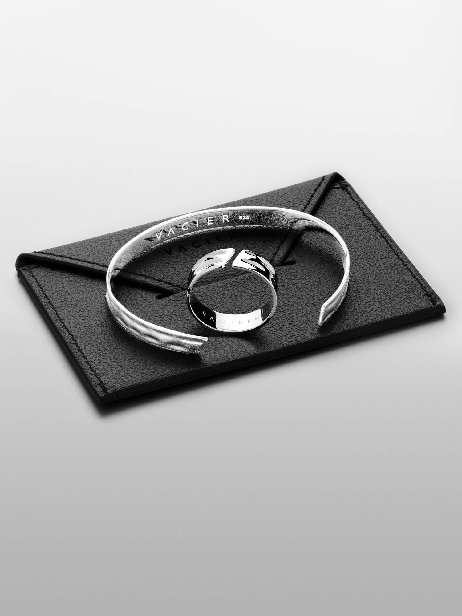 EXCLUSIVE UNISIZE SILVER SET – Vacier US